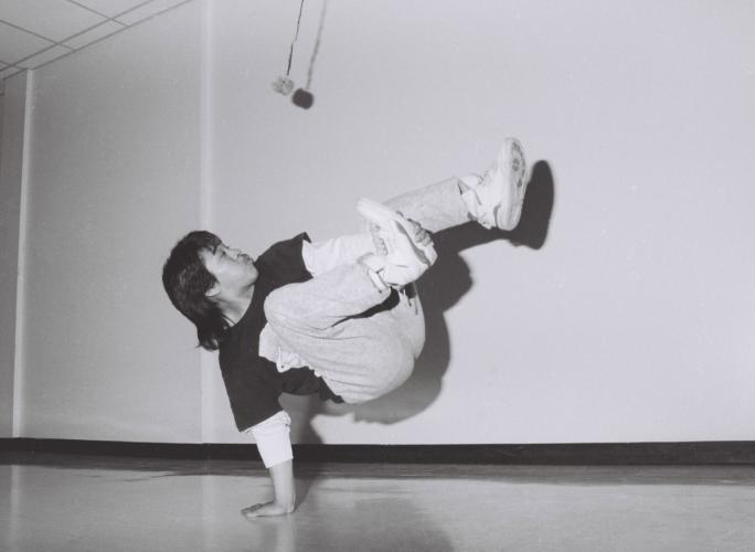 15. Inuit Games 1989 (film 2 #20) | The Nick Newbery Photo Collection