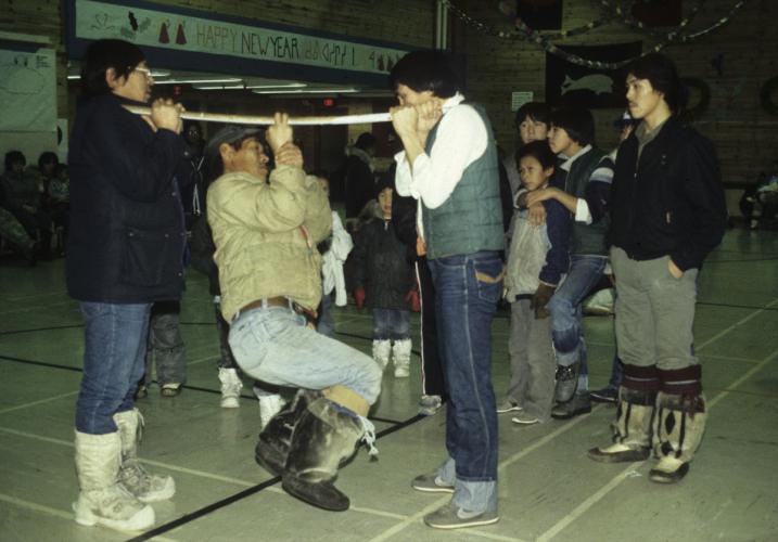 9. Inuit Games | The Nick Newbery Photo Collection