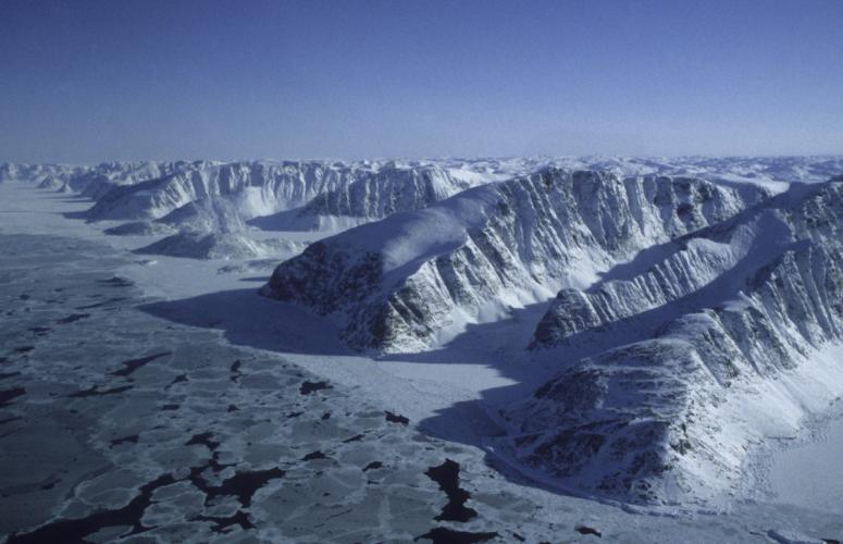 12. Frobisher Bay Plane Trips | The Nick Newbery Photo Collection